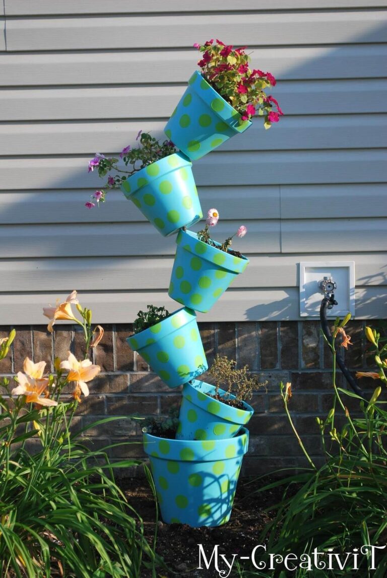 20 Quick and Easy Flower Towers to Build This Weekend