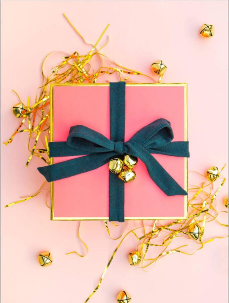 24 Unique DIY Gift Wrapping Ideas to Add a Personal Touch