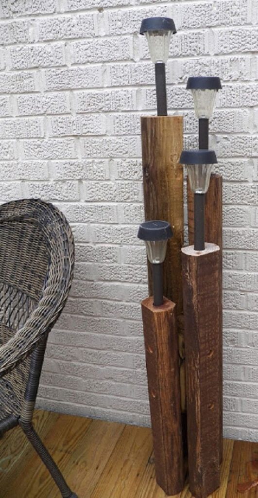 28 Gorgeous DIY Lamp Post Ideas For the Garden That Sparkle