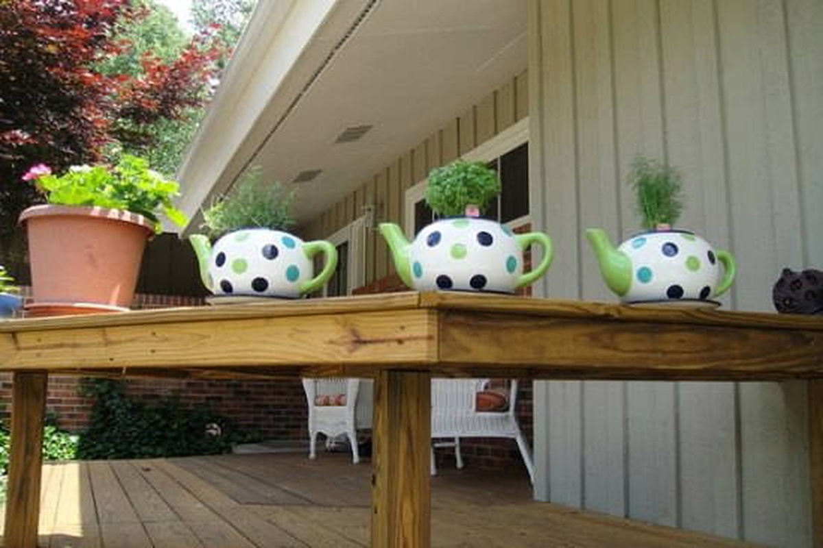16 Delightful DIY Teapot Ideas For Garden Enthusiasts