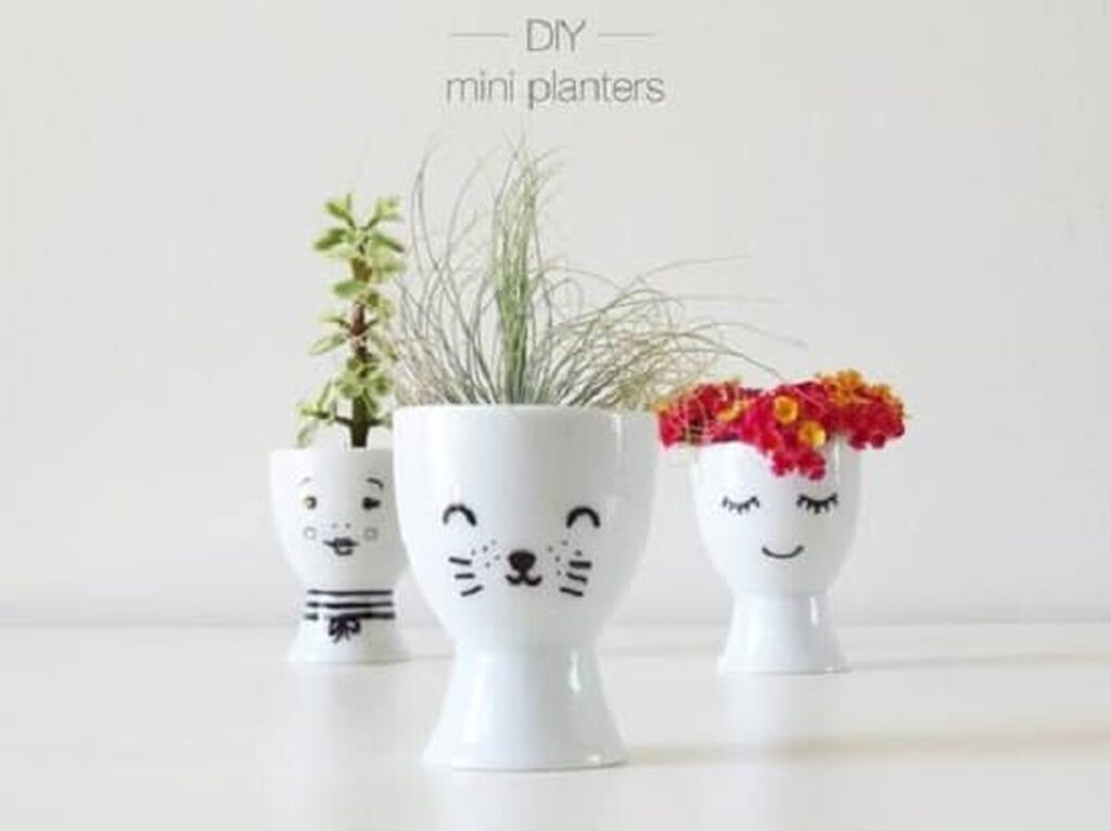 36 Adorable DIY Tiny Planters to Make in a Snap
