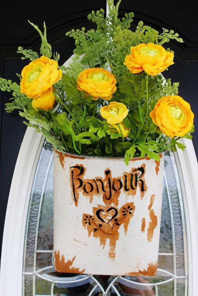 21 Charming DIY Rusted Metal Garden Art & Decor Projects to Try