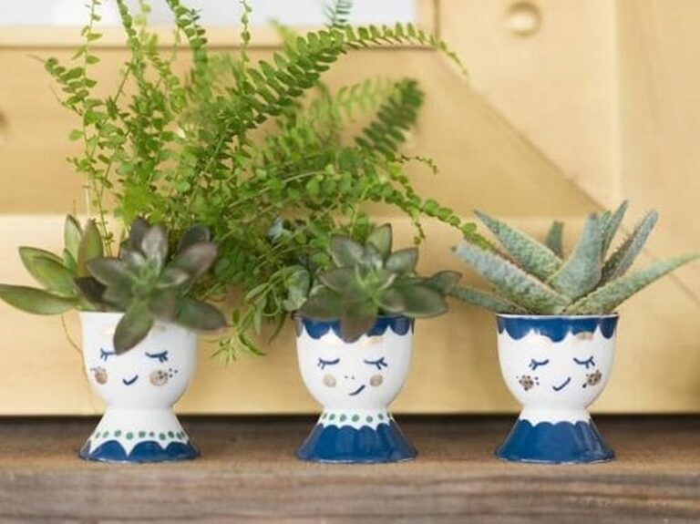 36 Adorable DIY Tiny Planters to Make in a Snap