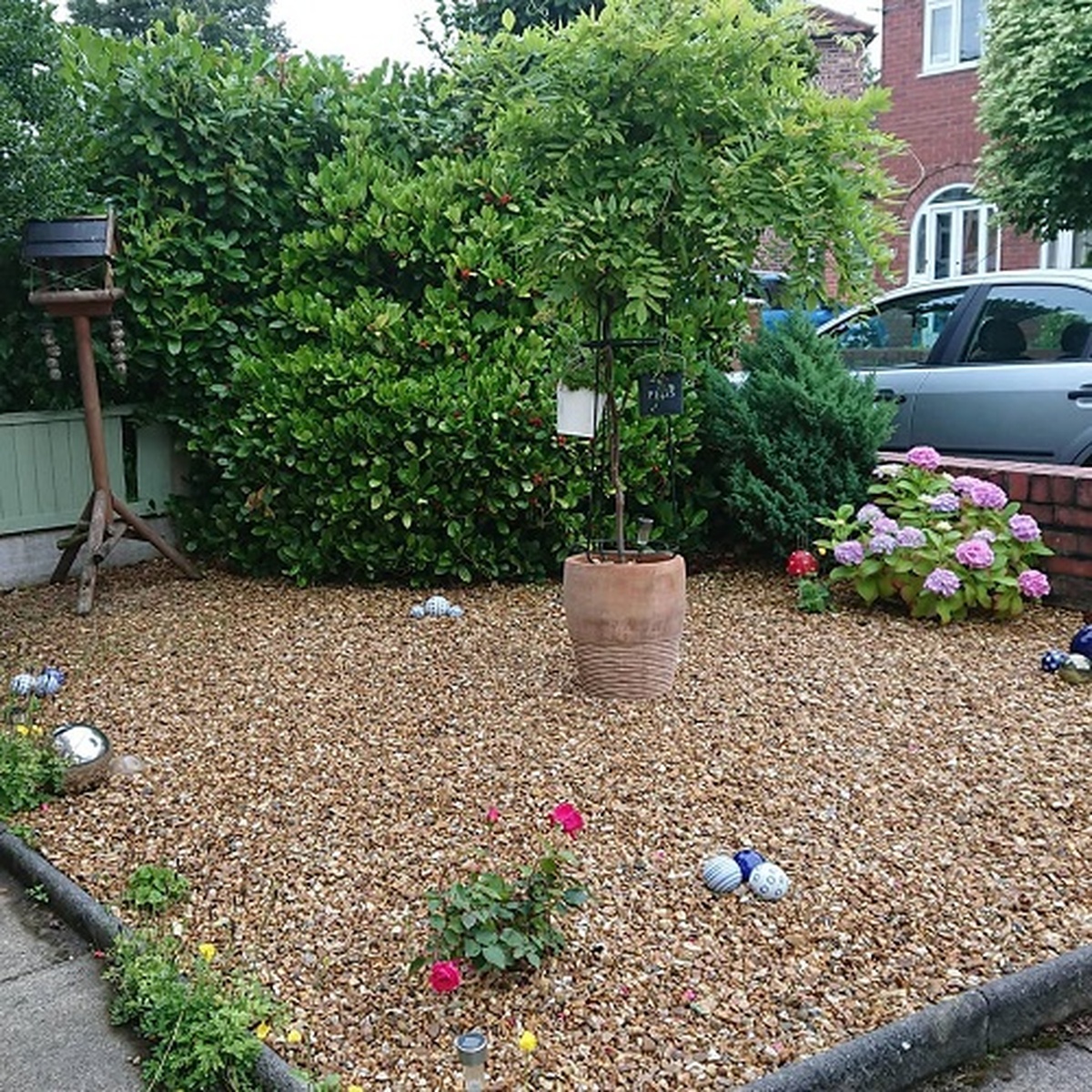 Pebbles Uses in the Garden for Beautiful Outdoor Spaces