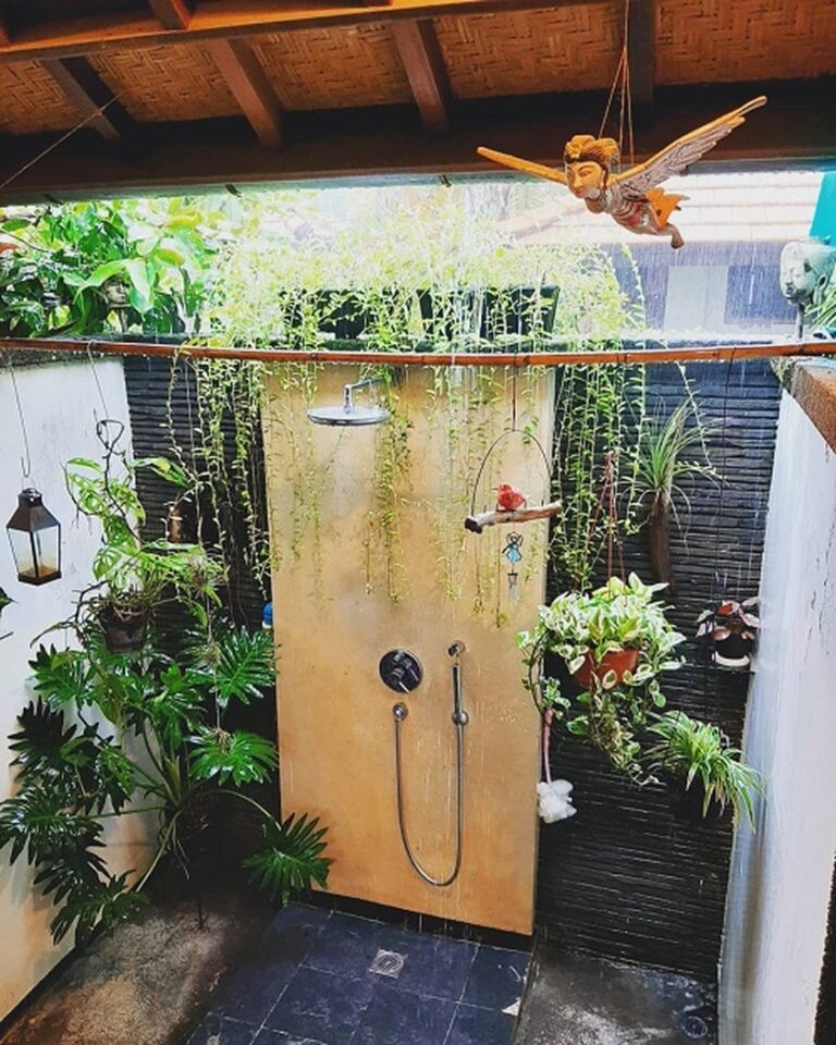 30 Stunning Jungle Bathroom Ideas That Bring Nature Indoors