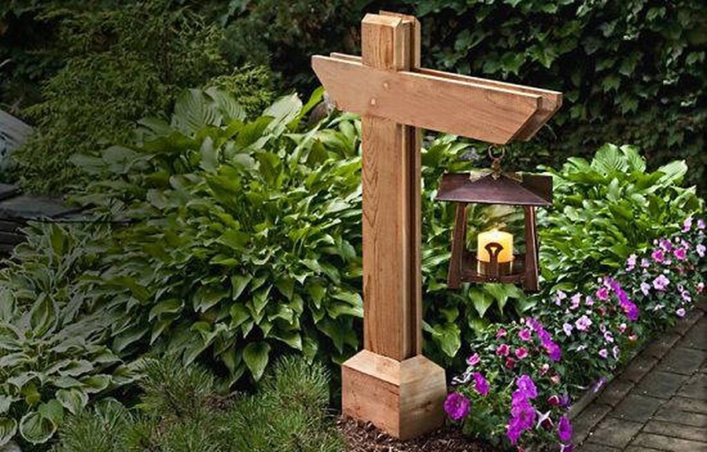 28 Gorgeous DIY Lamp Post Ideas For the Garden That Sparkle