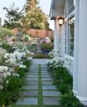 28 Gorgeous Side of the House Landscaping Ideas That Impress
