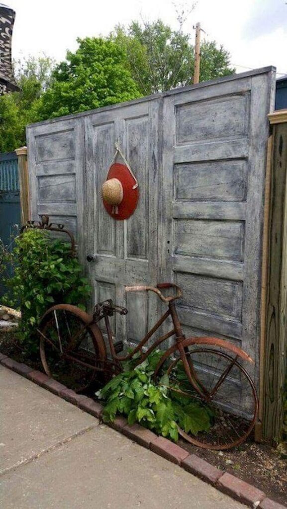 29 Ideally Rustic Fence Ideas That Transform Any Space