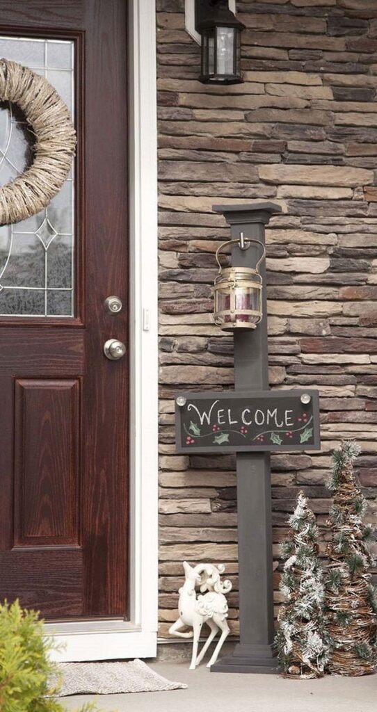 28 Gorgeous DIY Lamp Post Ideas For the Garden That Sparkle