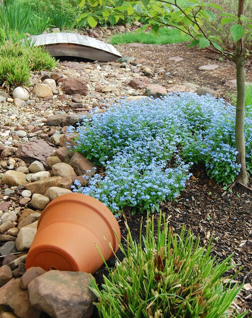 18 Incredible Broken Pot Ideas For Garden That Enchant