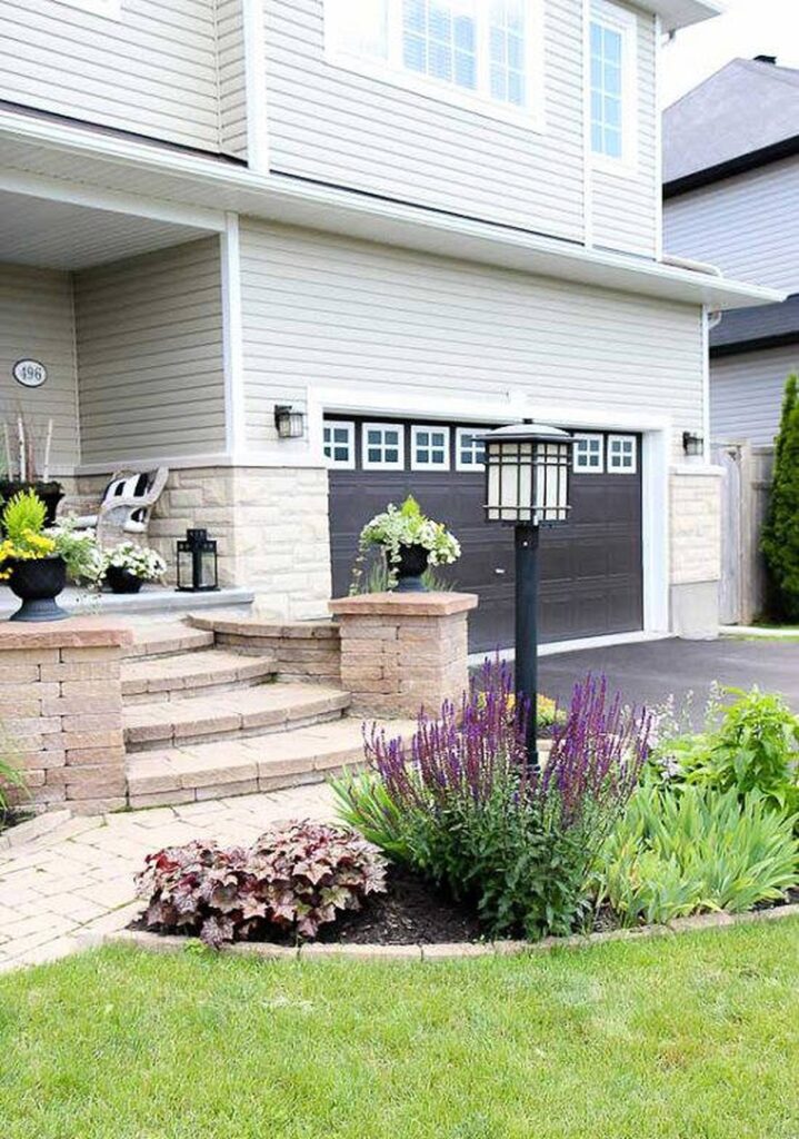 28 Gorgeous DIY Lamp Post Ideas For the Garden That Sparkle
