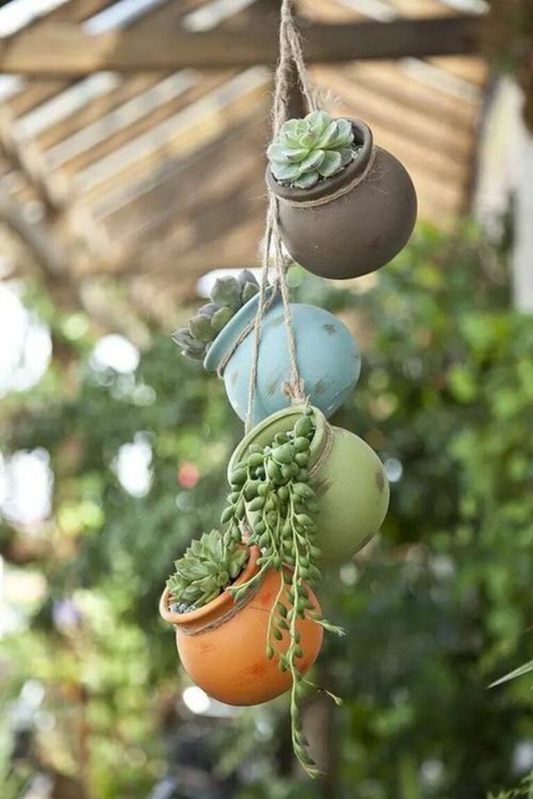 31 Charming Hanging Decoration Ideas for Backyard and Garden
