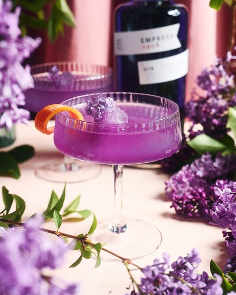 32 Delicious Edible Flowers for Cocktails to Brighten Your Drinks