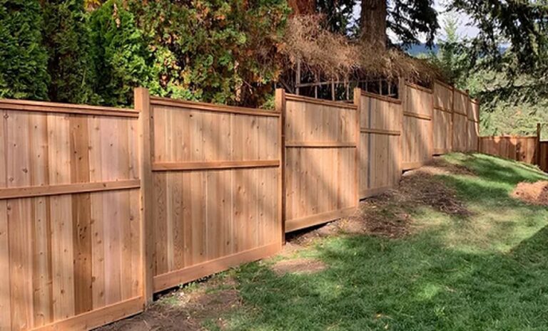 41 Brilliant Privacy Fence on Slope Ideas for Stunning Yards