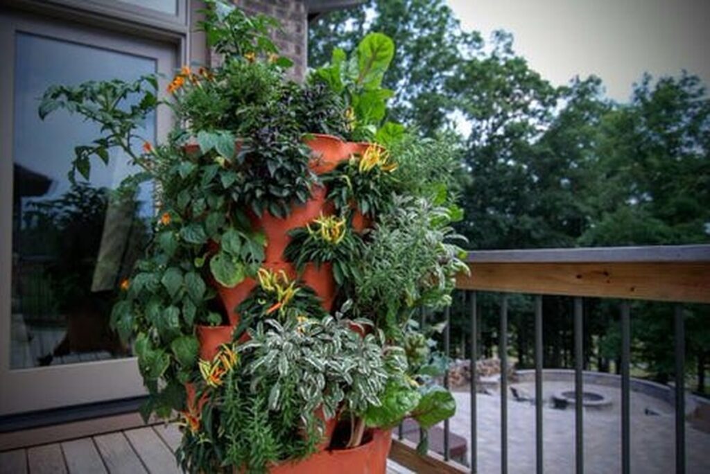 12 Clever Space Saver DIY Herb Tower Ideas for Small Gardens