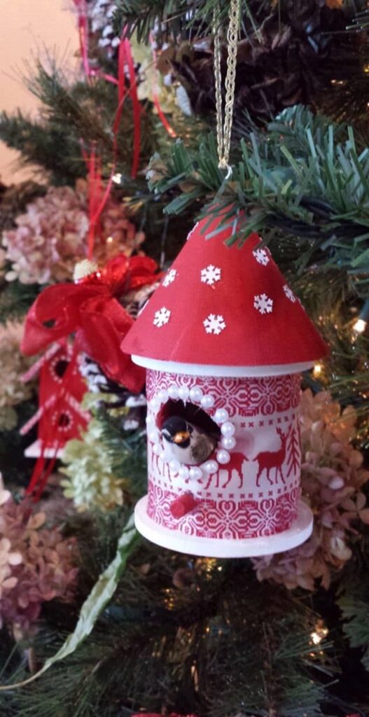 12 Brilliant Ways to Repurpose Your Dead Christmas Tree
