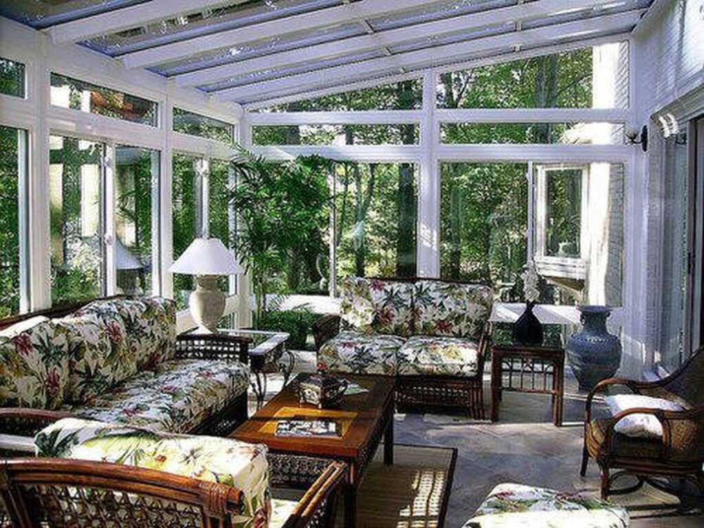 34 Gorgeous Sunroom Ideas With Plants to Brighten Your Space