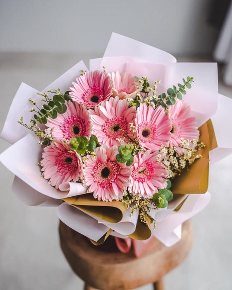 24 Gorgeous Flowers to Bring on Your First Date