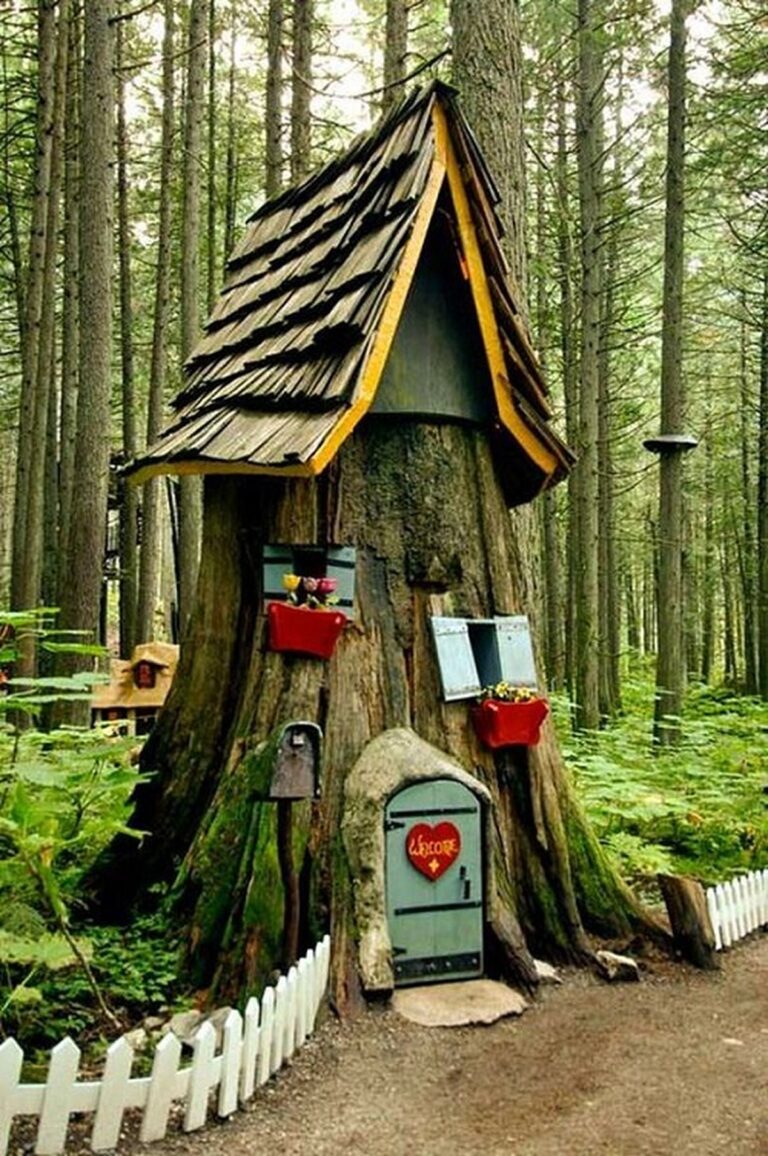 30 Brilliant Tree Stump Ideas for the Garden to Transform Your Space