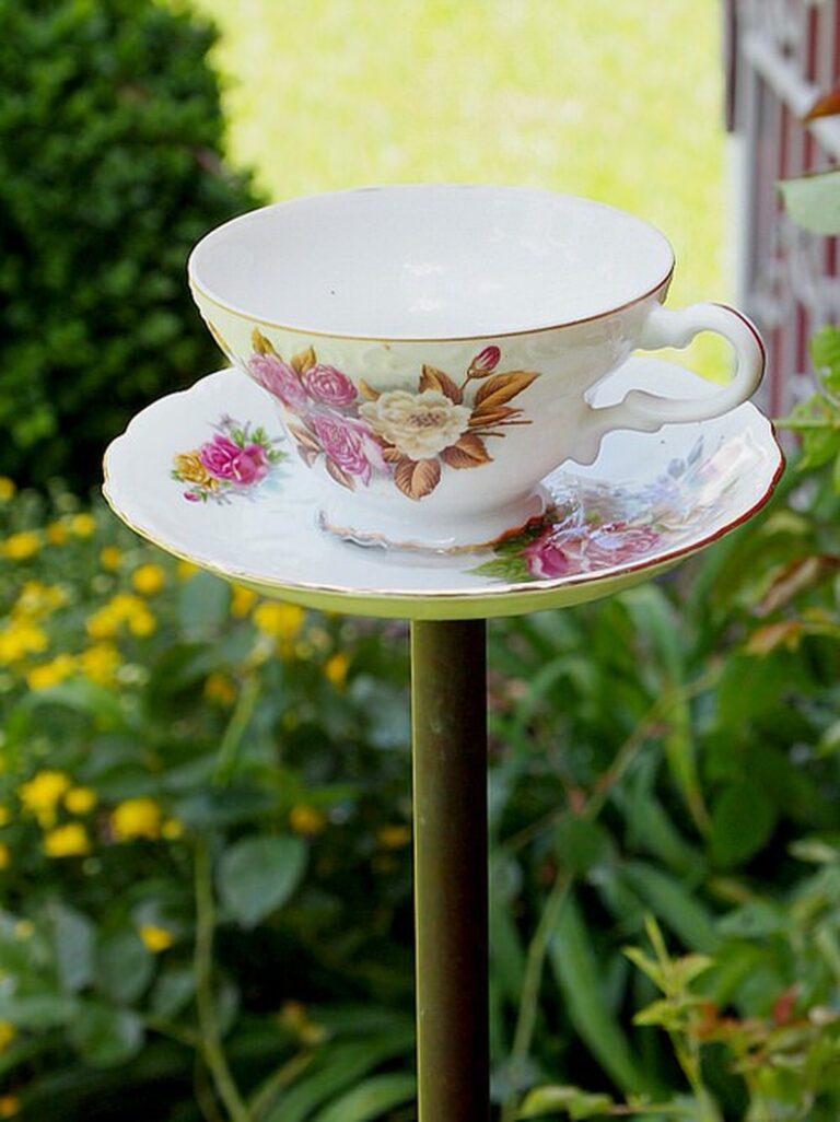 31 Adorable DIY Teacup Garden Ideas Everyone Will Love