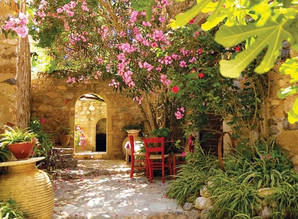 31 Beautiful Mediterranean Garden Ideas That Inspire