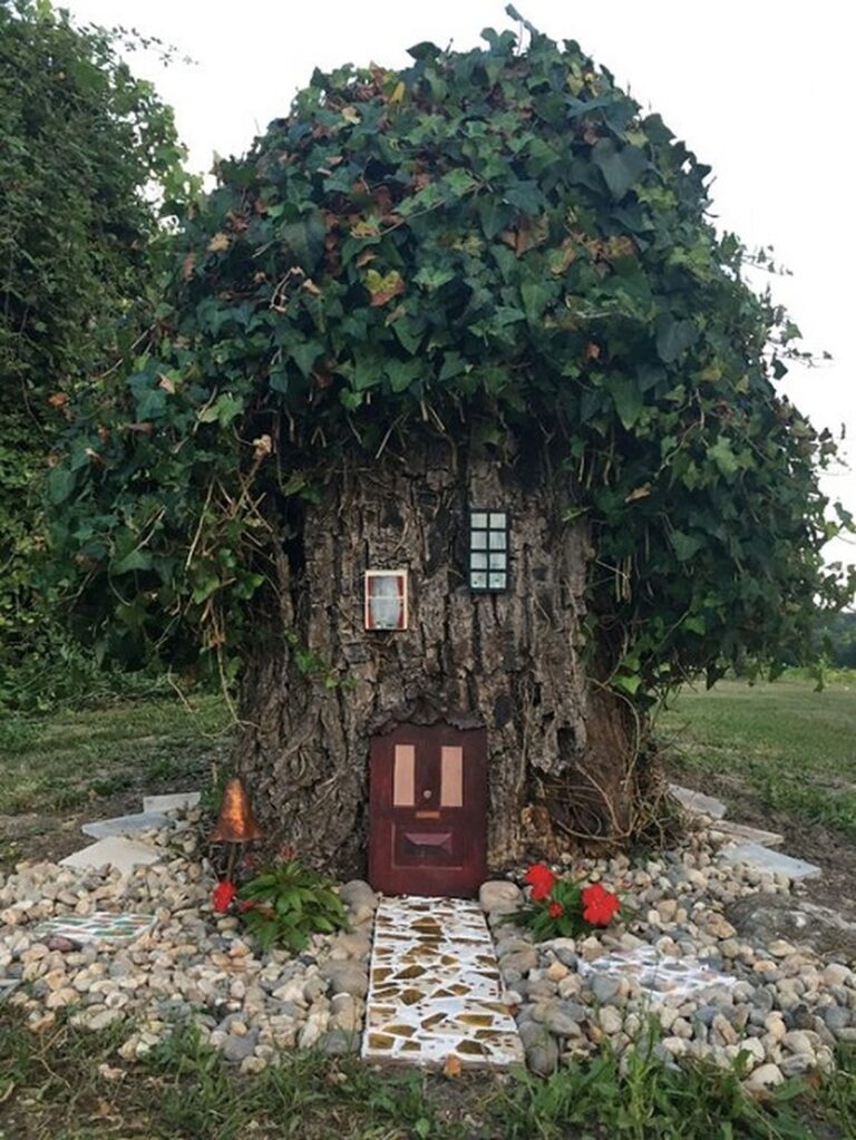 20 Delightful DIY Tree Projects To Transform Your Backyard