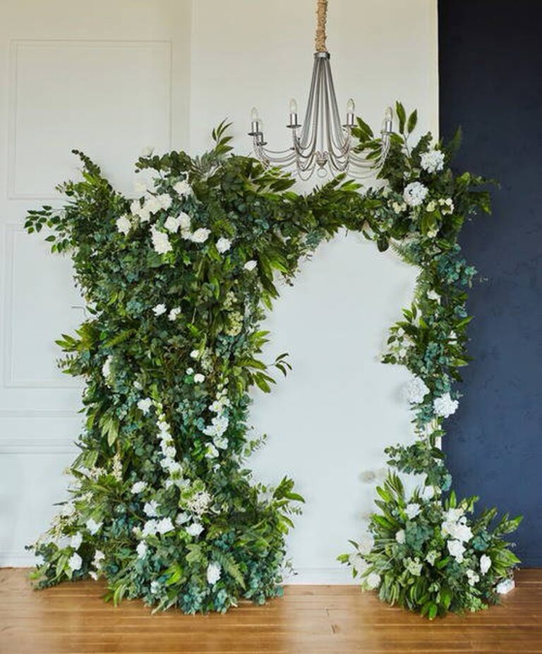 40 Charming Ways to Display Vines Both Indoors and Outdoors