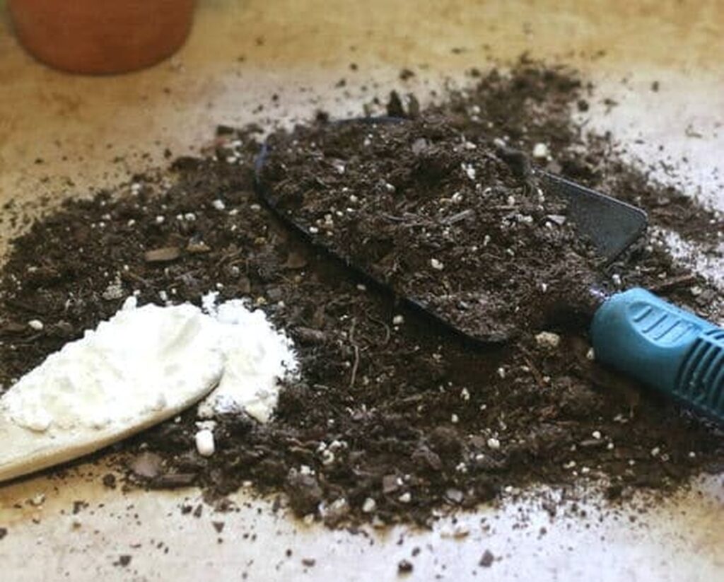 22 Brilliant DIY Garden Hacks That Make Gardening So Easy