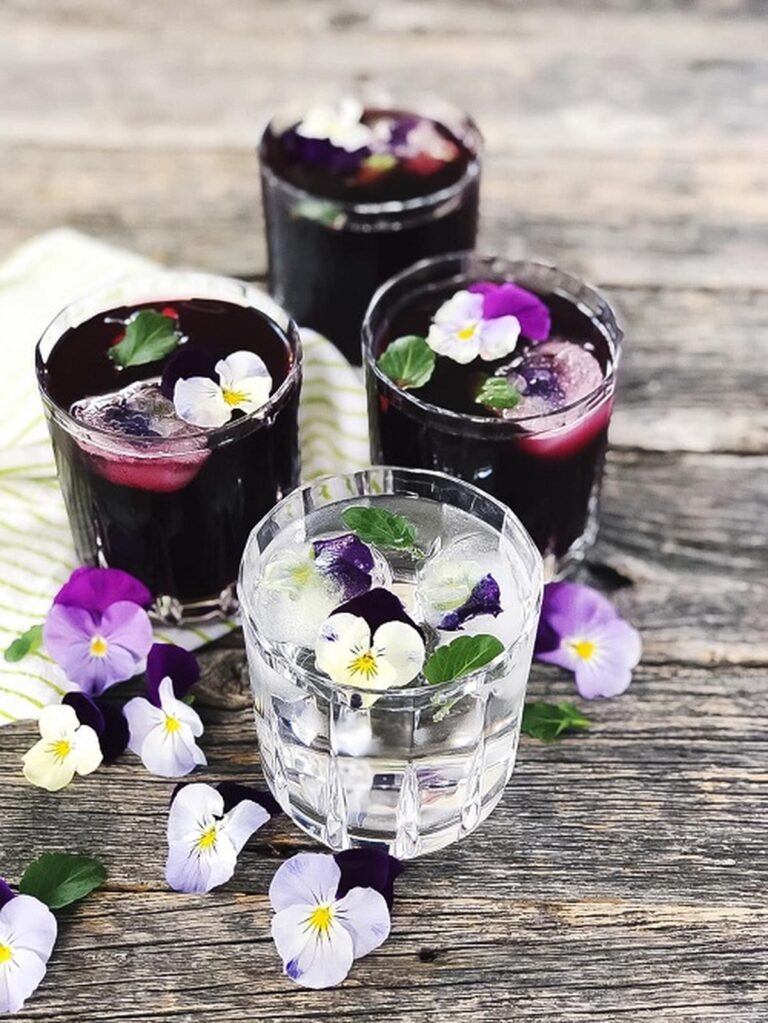 32 Delicious Edible Flowers for Cocktails to Brighten Your Drinks