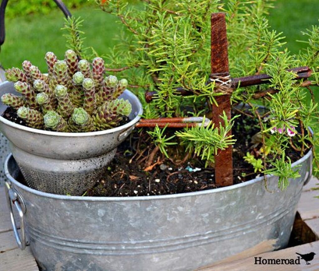 21 Charming DIY Rusted Metal Garden Art & Decor Projects to Try