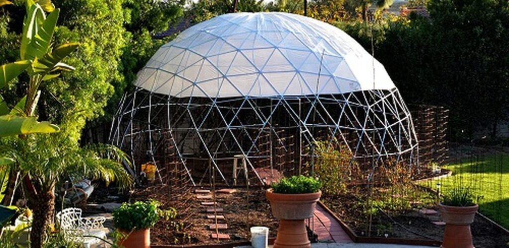 30 DIY Ideas to Make Your Backyard the Perfect Hang Out Spot