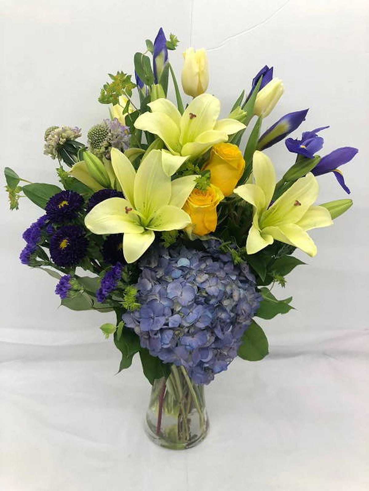 12 Beautiful Celebration of Life Flower Arrangements to Honor Memories