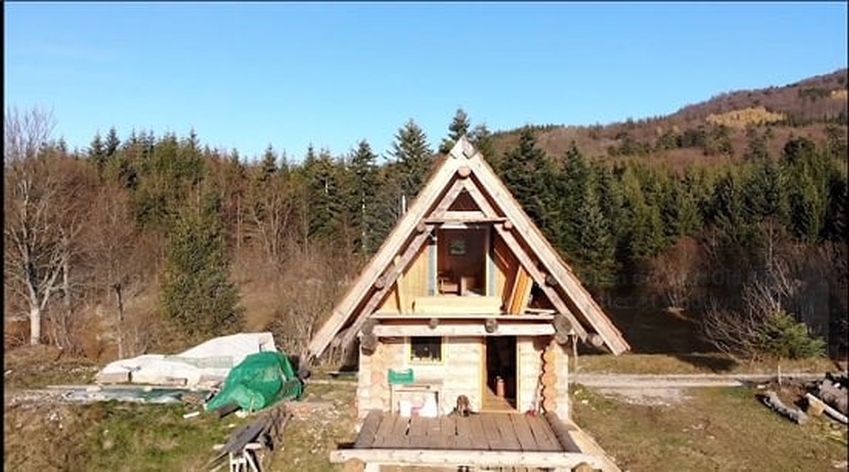 14 Enchanting DIY Garden Log Cabins for Your Dream Backyard