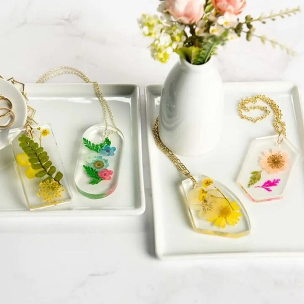 25 Charming DIY Jewelry with Plant Ideas Anyone Can Create