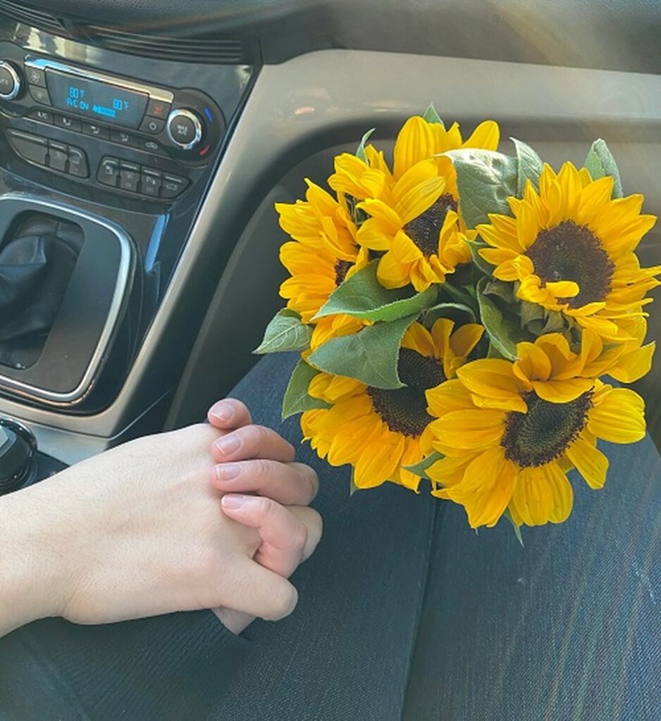 24 Gorgeous Flowers to Bring on Your First Date