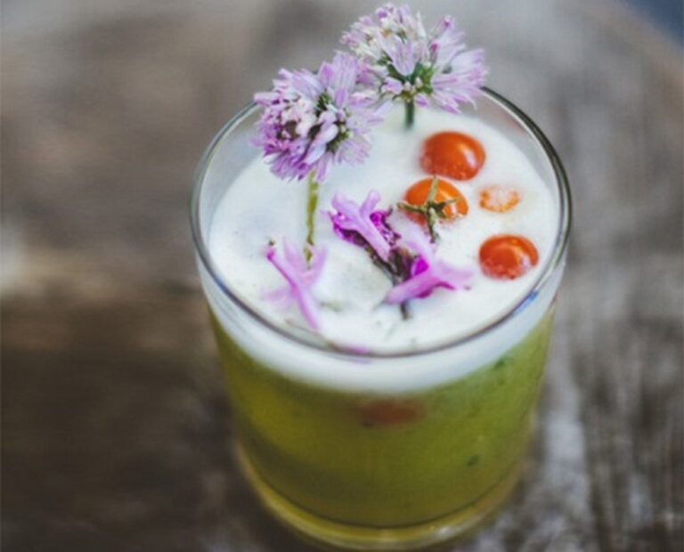 32 Delicious Edible Flowers for Cocktails to Brighten Your Drinks