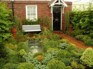81 Cozy Small City Garden Ideas to Transform Urban Spaces