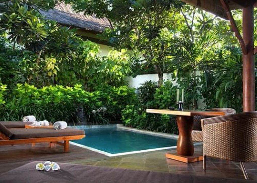 30 Breathtaking Courtyard Garden Pictures to Inspire