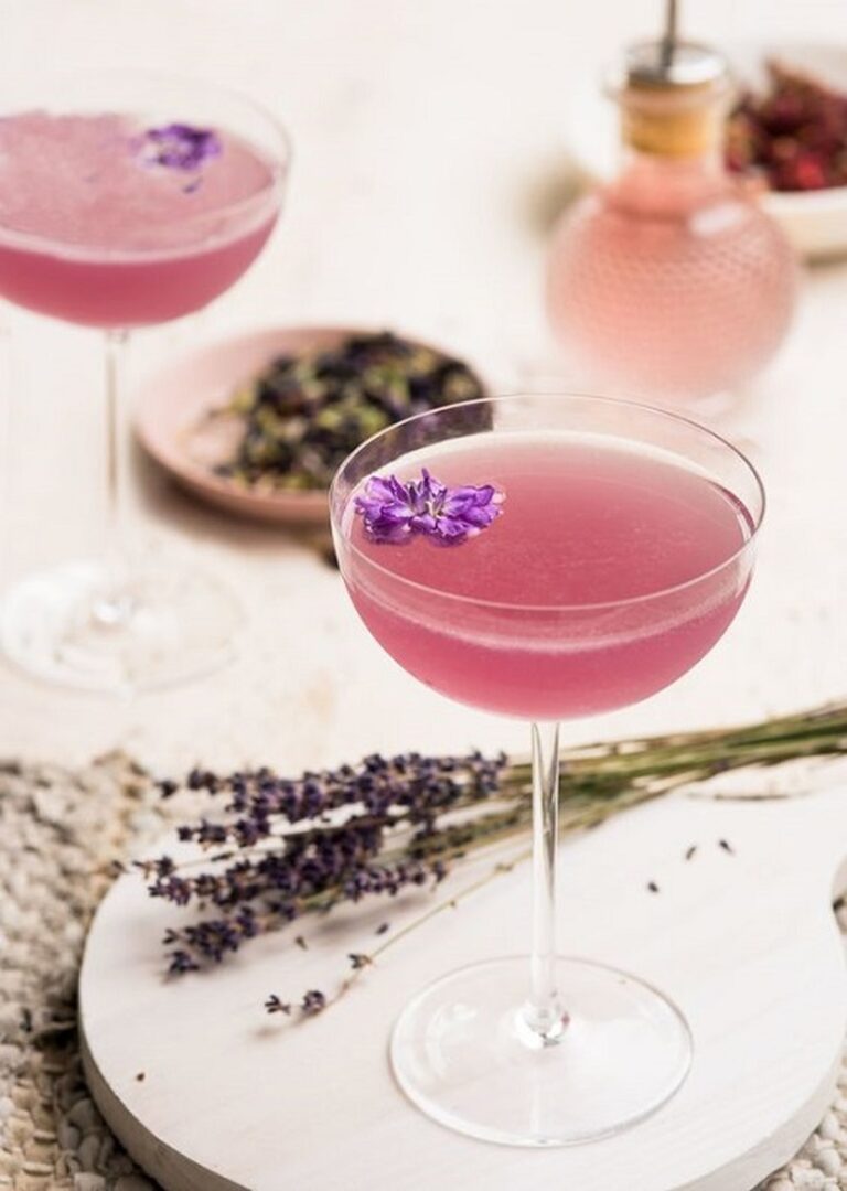 32 Delicious Edible Flowers for Cocktails to Brighten Your Drinks