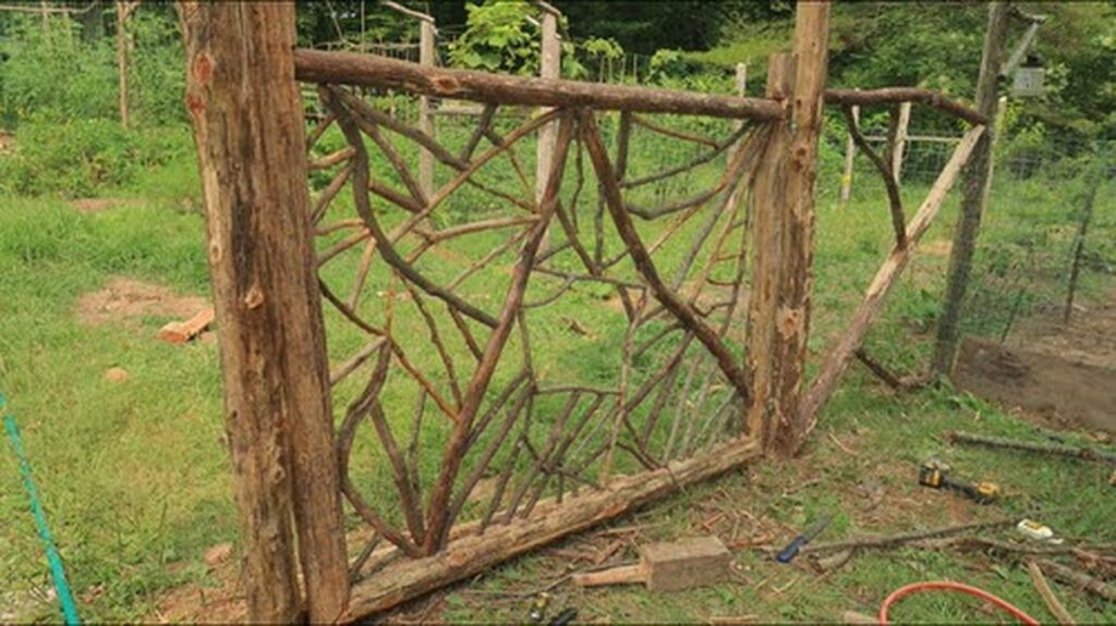 22 Charming DIY Garden Decor Ideas Using Tree Branches