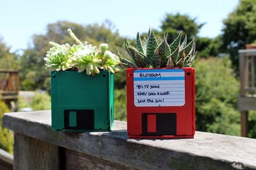 77 Brilliant DIY Upcycled Garden Projects Anyone Can Create