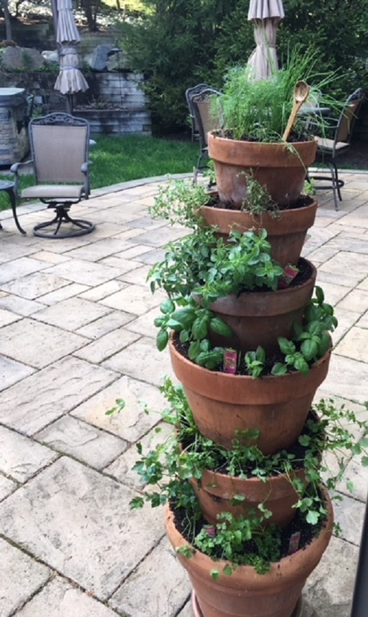 12 Clever Space Saver DIY Herb Tower Ideas for Small Gardens