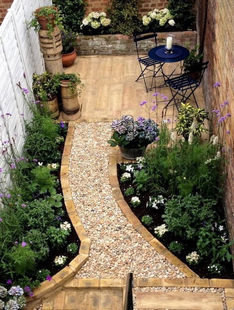 28 Amazing Ideas for Long and Narrow Gardens