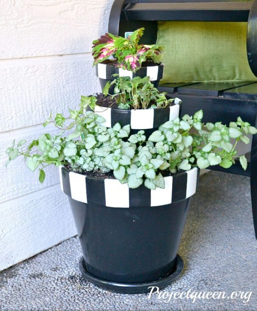 18 Charming DIY Stacked Pot Ideas for Garden Enthusiasts