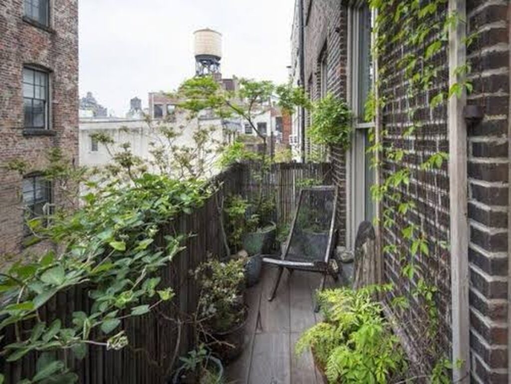 81 Cozy Small City Garden Ideas to Transform Urban Spaces