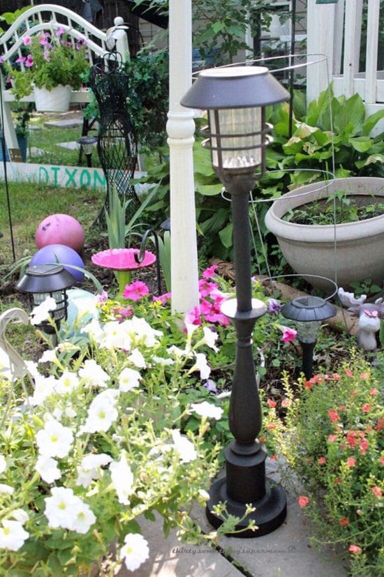 28 Gorgeous DIY Lamp Post Ideas For the Garden That Sparkle