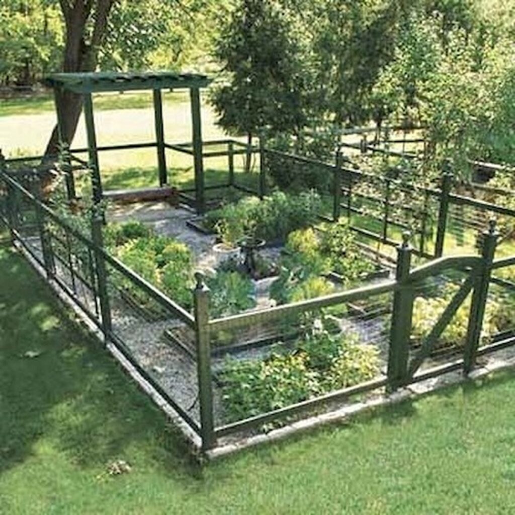32 Charming Vegetable Garden Fence Ideas That Wow